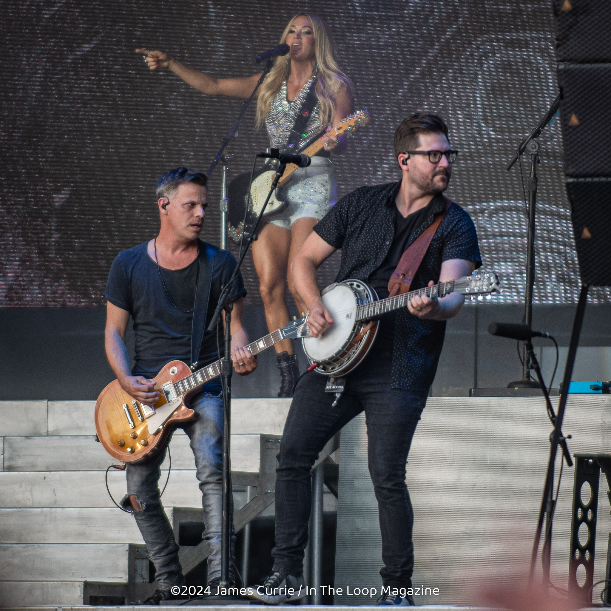 In The Loop Magazine Photo Gallery: Carrie Underwood @ Windy City ...