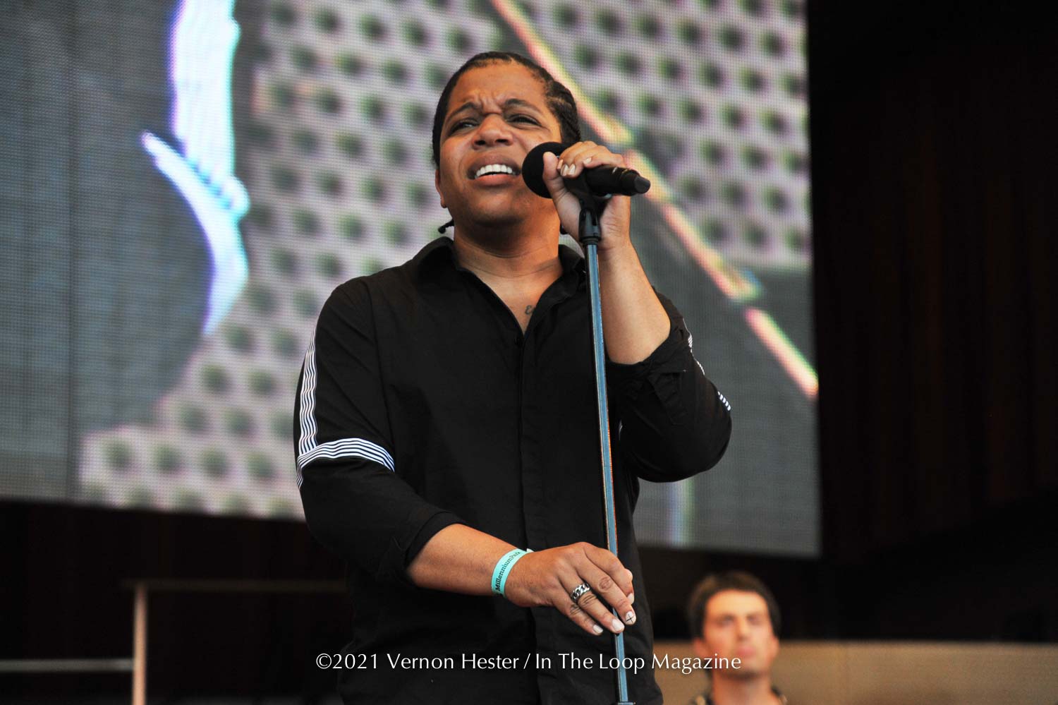 In The Loop Magazine Photo Gallery: Andrew Sa @ Pritzker Pavilion - In ...